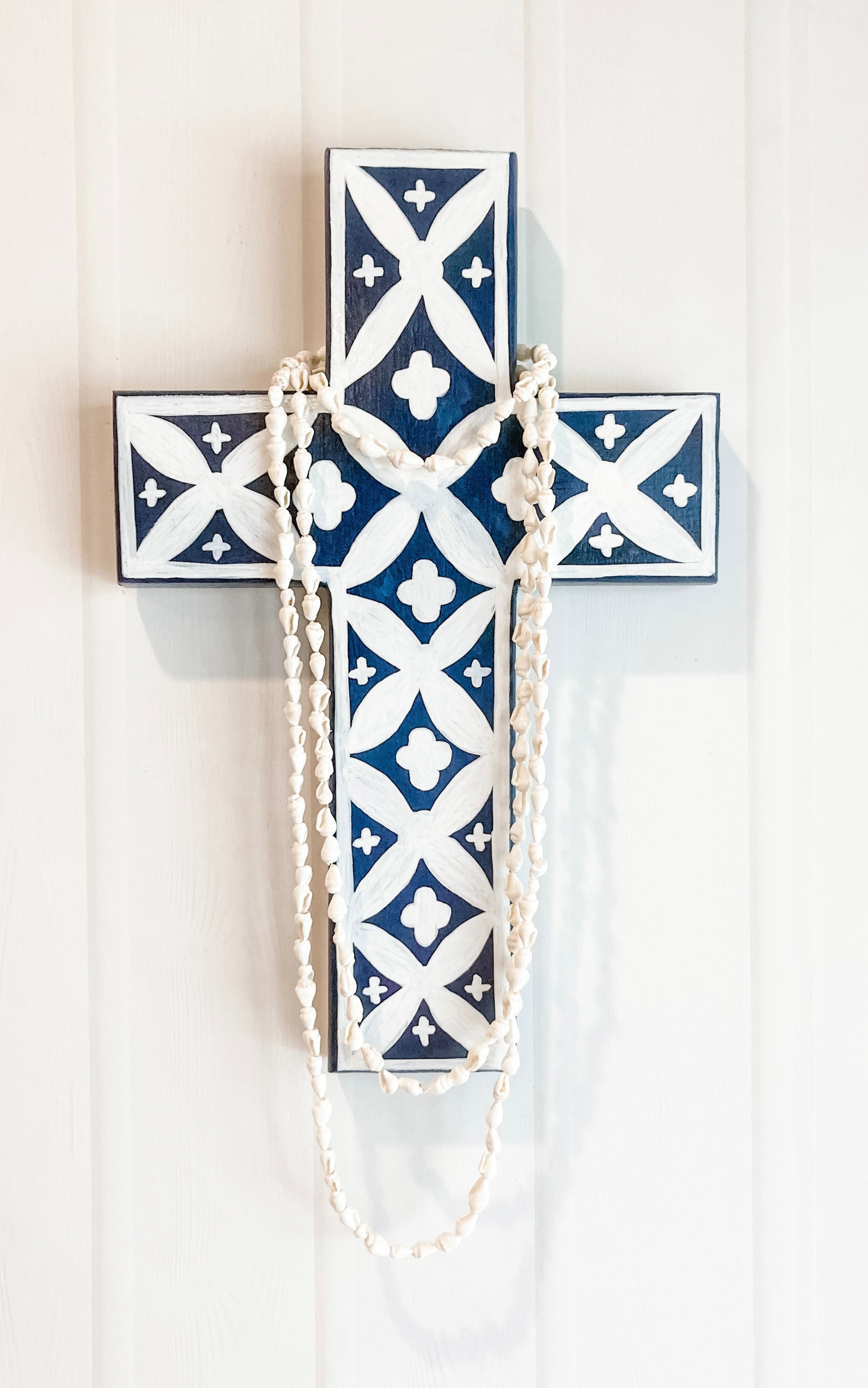 Marguerite Wall Cross - Large – Hersoulisacarnival
